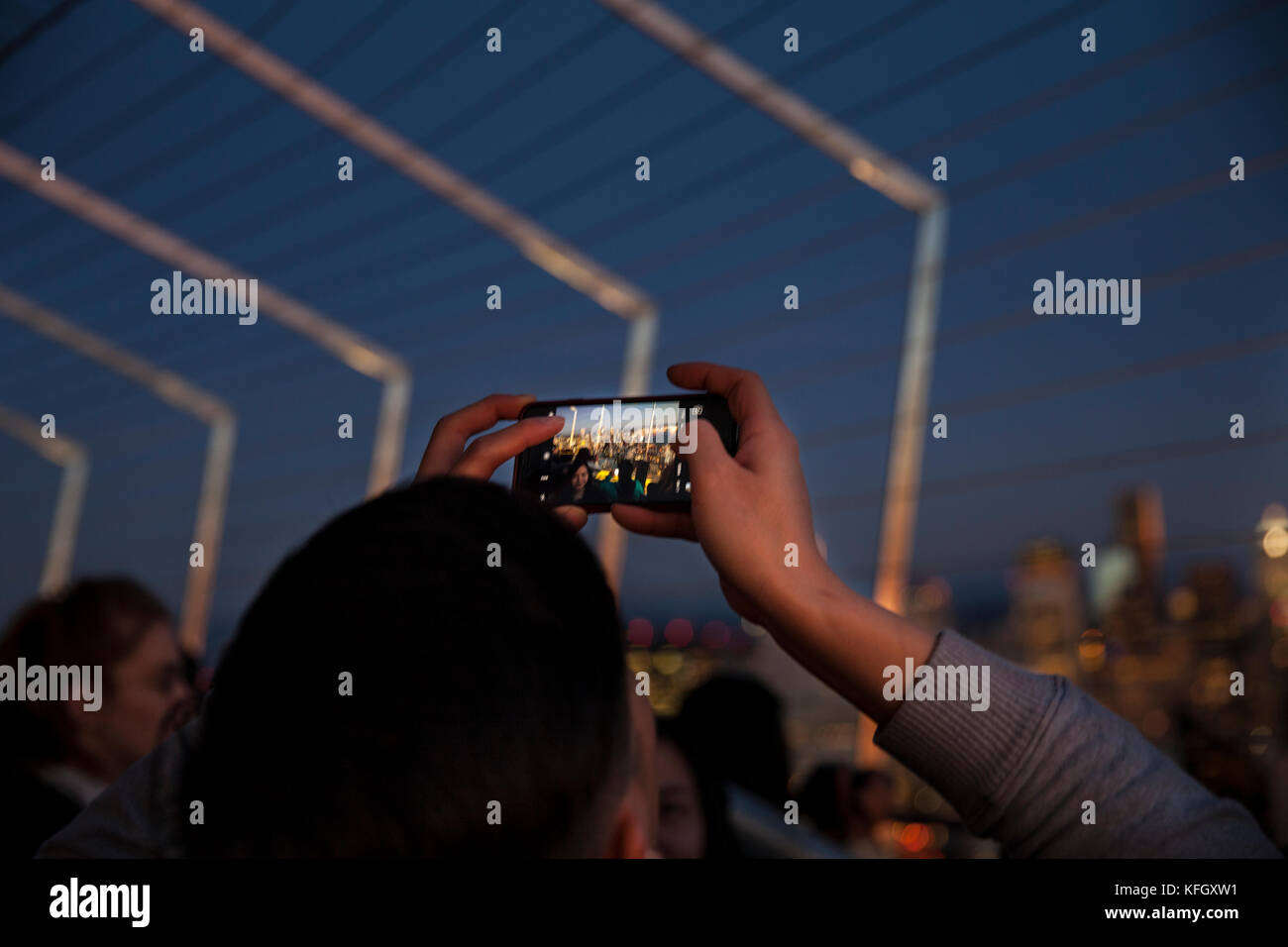 WA14150-00...WASHINGTON - Cell phone photography at the observation ...