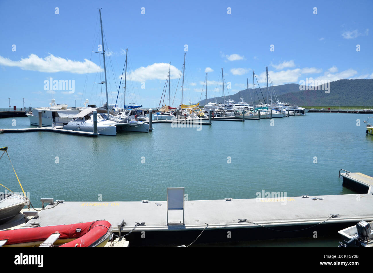 Harbour north queensland hi-res stock photography and images - Alamy