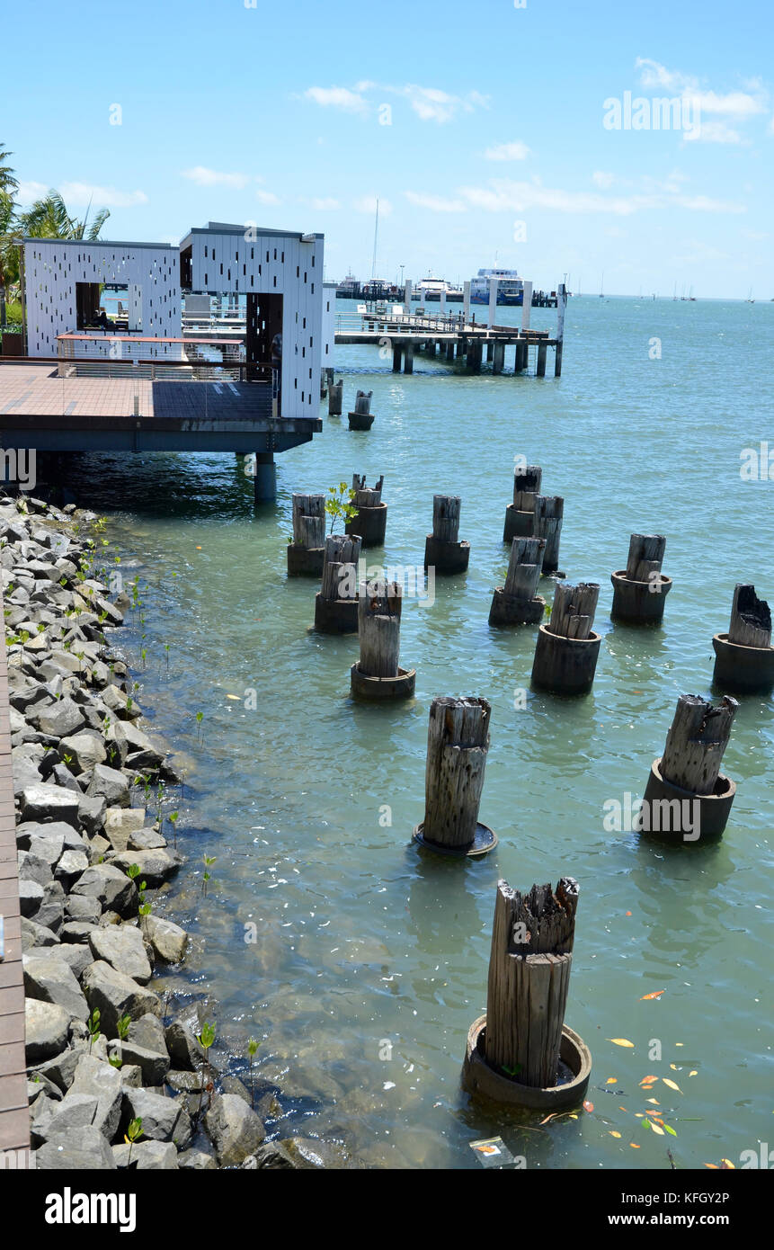 The boardwalk and waterfront on Trinity Inlet at Cairns in northern ...