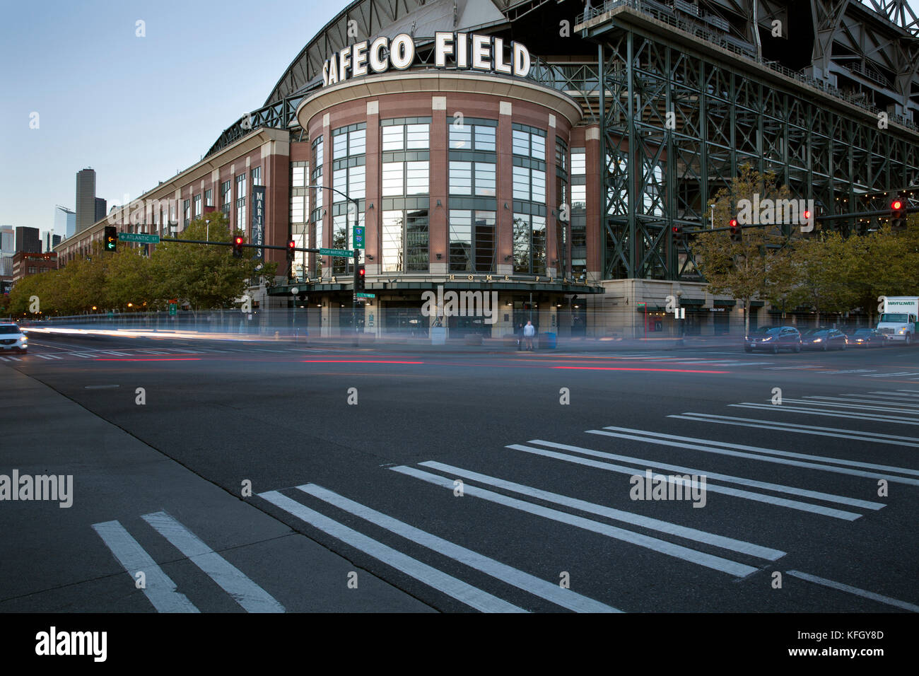 Professional baseball field hi-res stock photography and images - Alamy