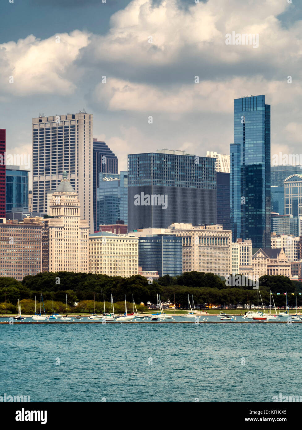 Chicago skyline buildings hi-res stock photography and images - Alamy