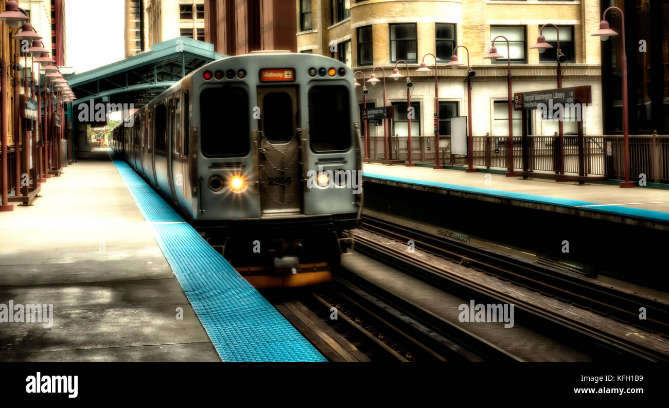 Train on elevated tracks within buildings at the Loop, Chicago City ...