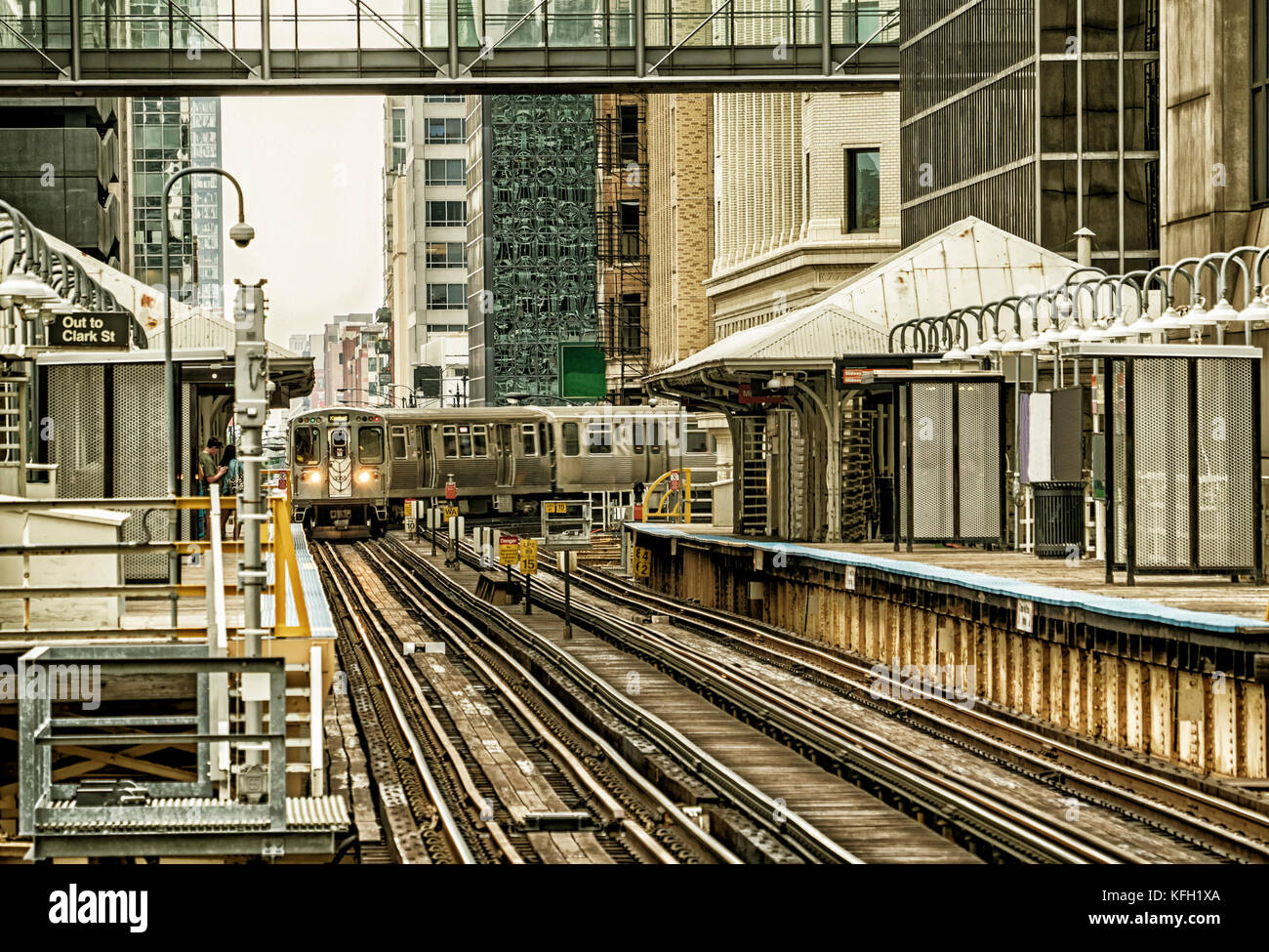 Train on elevated tracks within buildings at the Loop, Chicago City ...