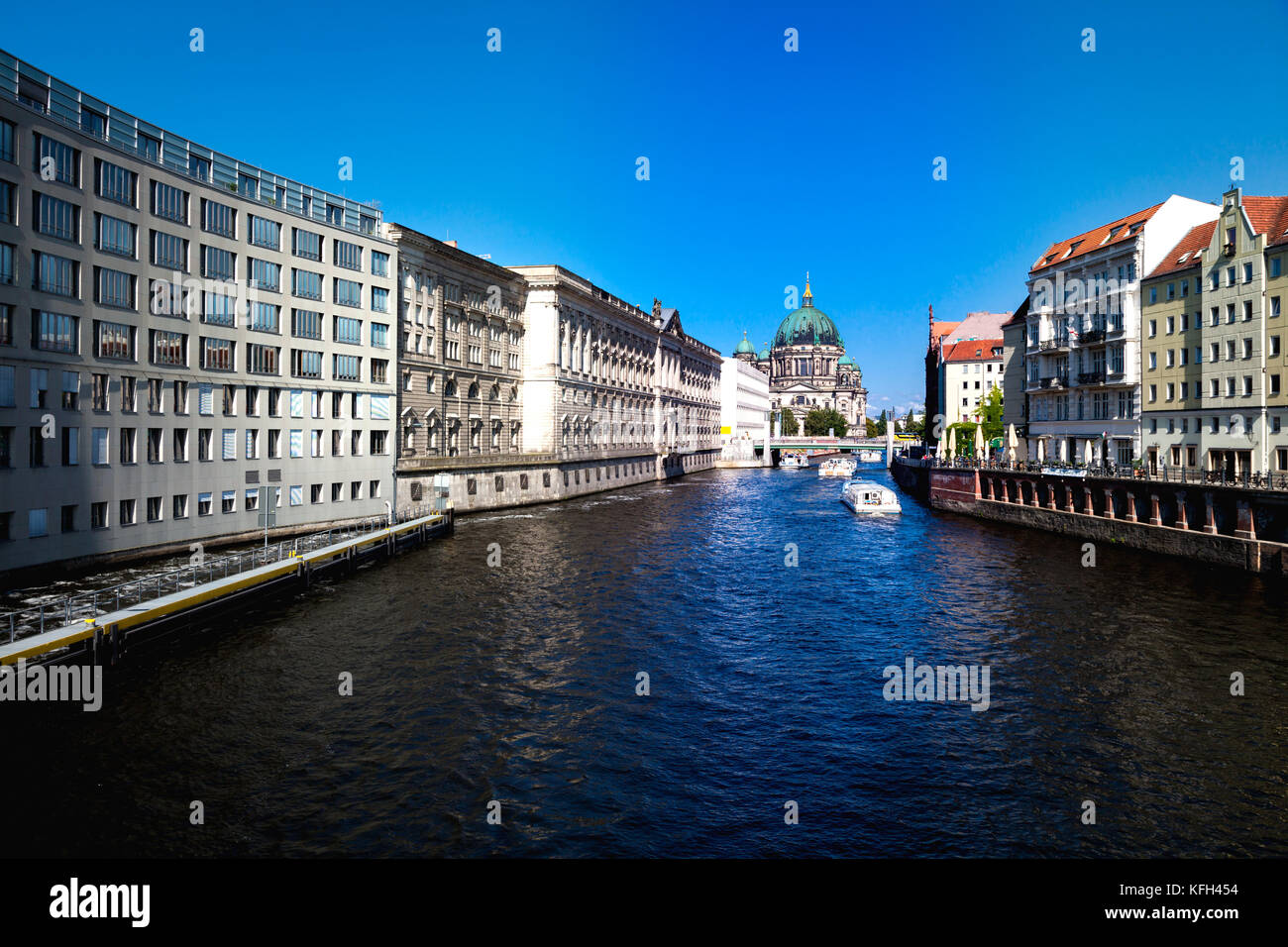 People visit spree river hi-res stock photography and images - Alamy
