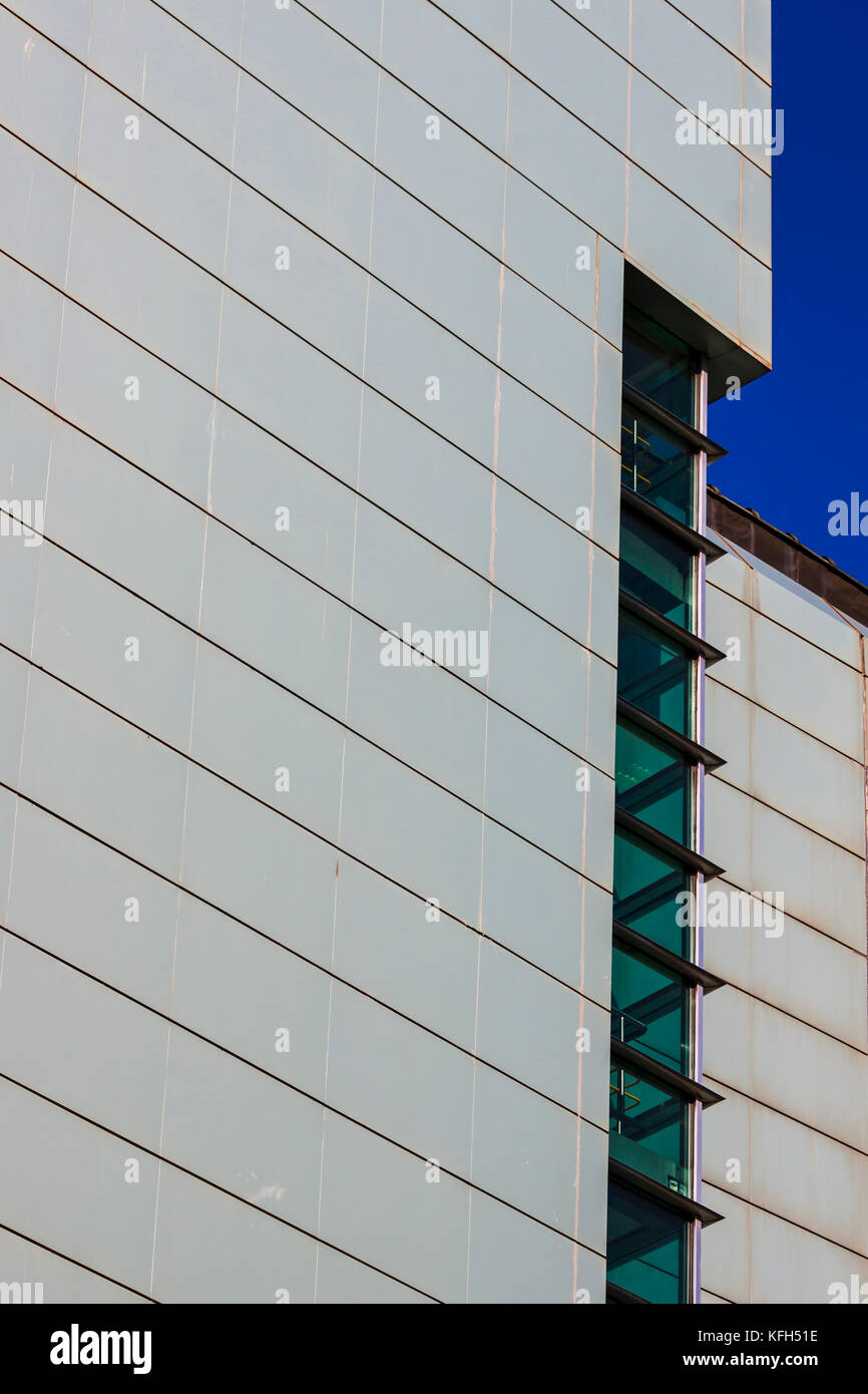 Straight lines in modern architecture Stock Photo - Alamy