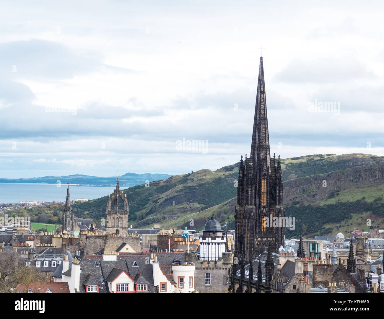 Edinburgh rooftops hi-res stock photography and images - Alamy