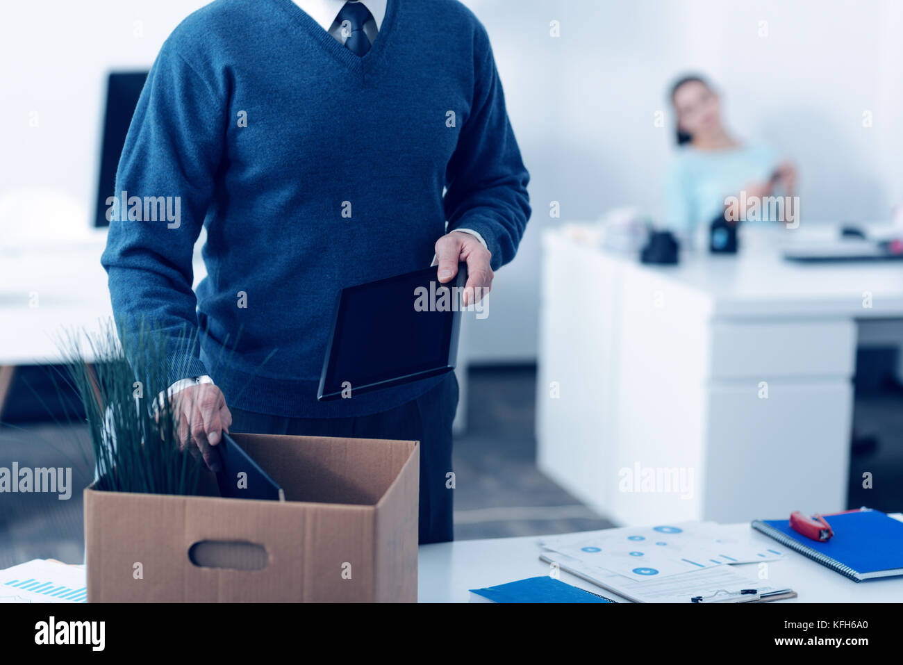 Office packing hi-res stock photography and images - Alamy