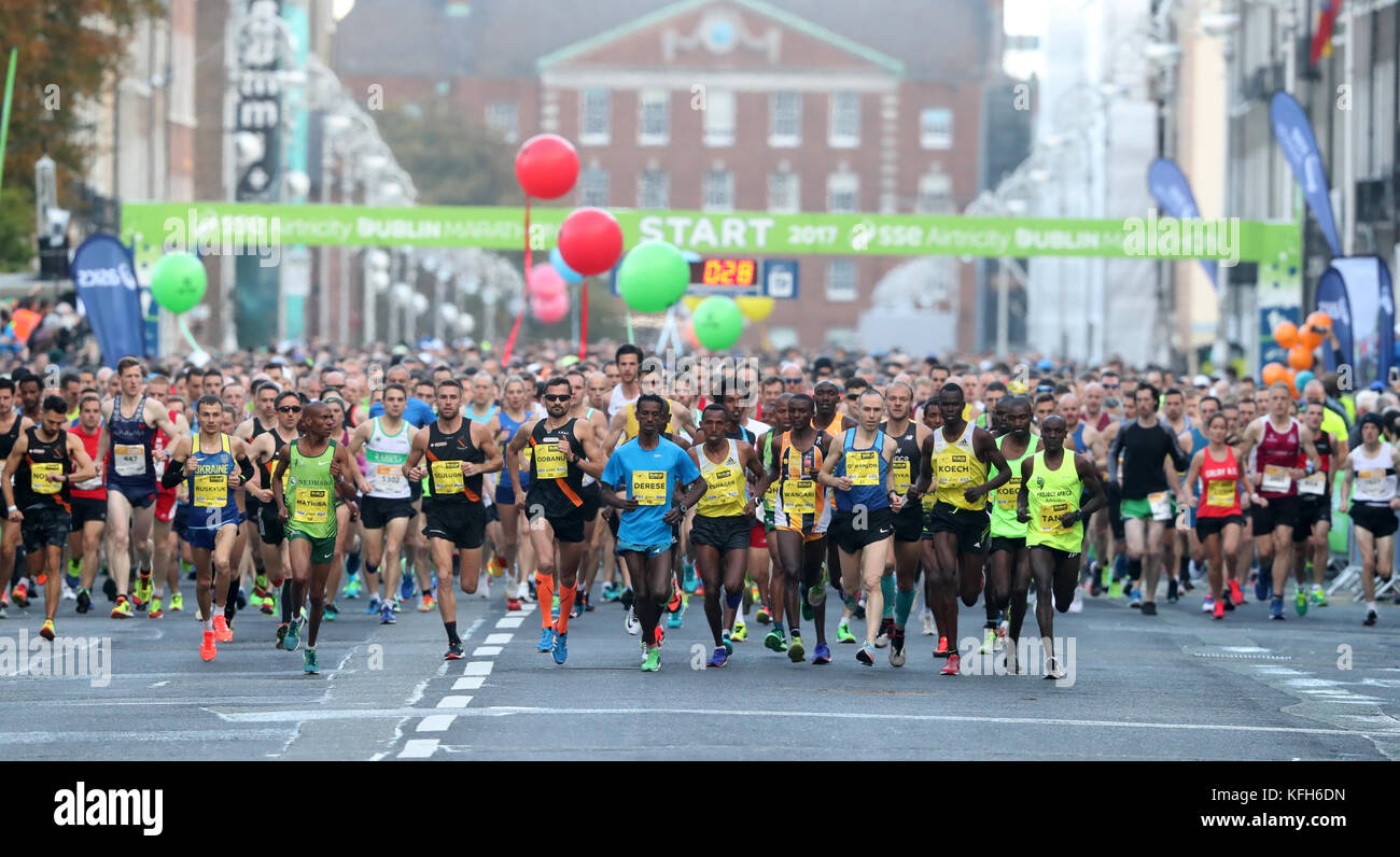 Runners at the start of the Dublin Marathon in Dublin city centre Stock ...