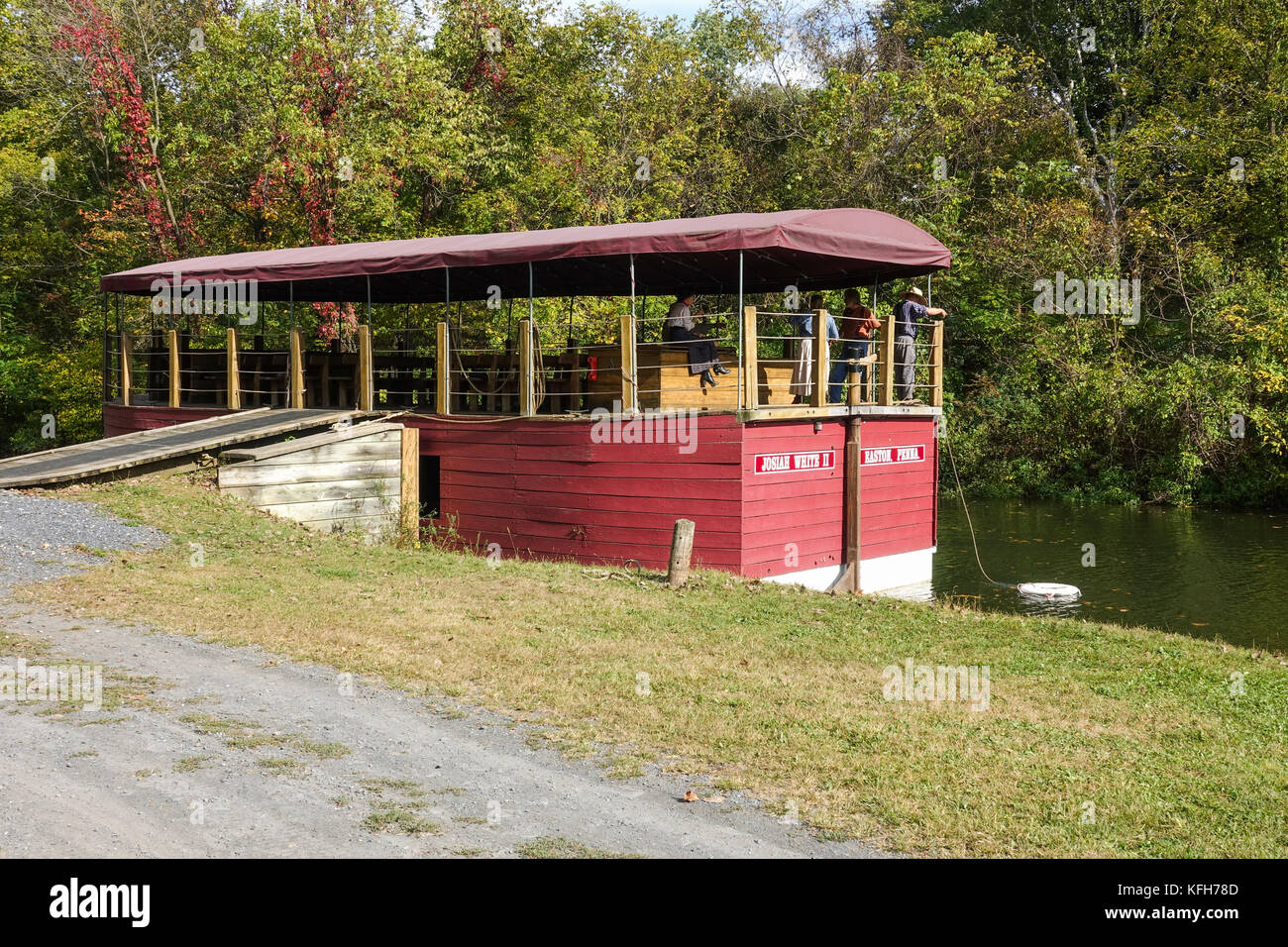 Mule drawn Canal Boat ride at National Canal Museum, with tow path ...