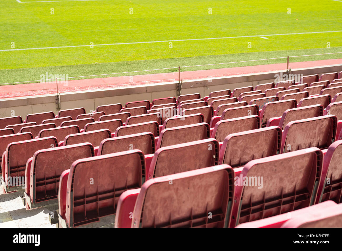 Red seating pattern football stadium hi-res stock photography and ...