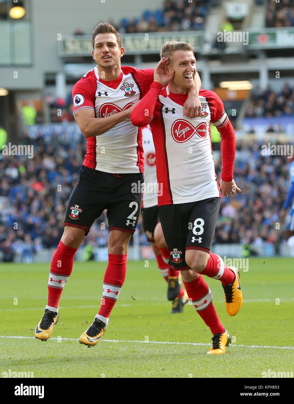 Southampton's Steven Davis celebrates scoring his side's first goal of ...
