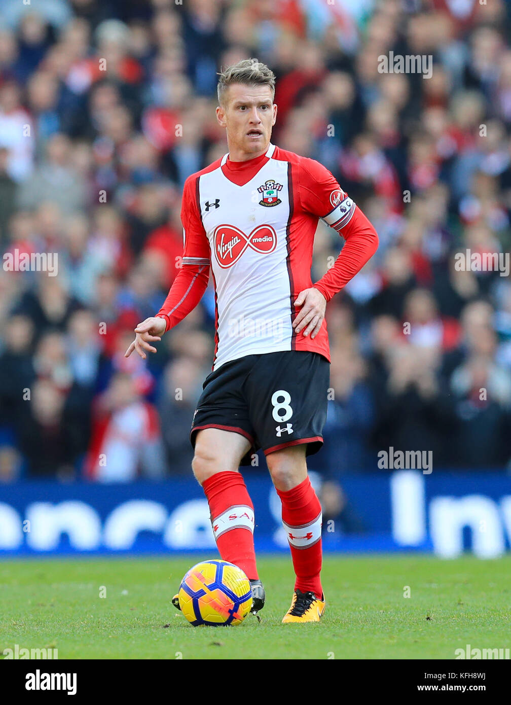 Southampton's Steven Davis during the Premier League match at the AMEX ...