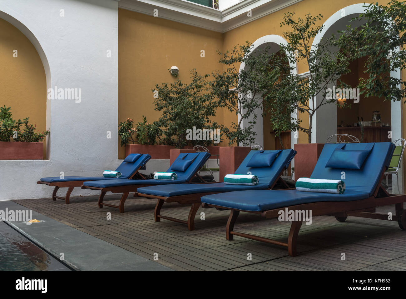 Outlook lounge hi-res stock photography and images - Alamy