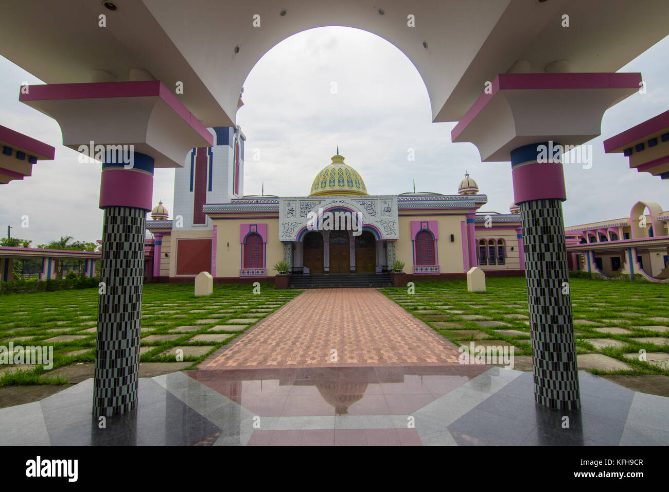 Beautiful and largest Mosque known as Guthia Mosque of Barisal in ...