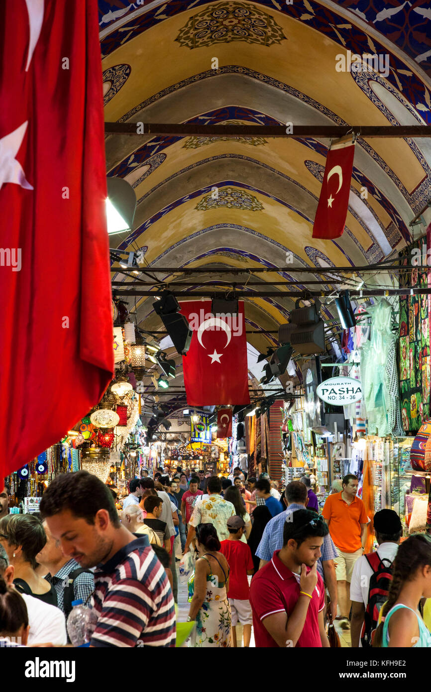 Istanbul turkey grand bazaar shoppers hi-res stock photography and ...