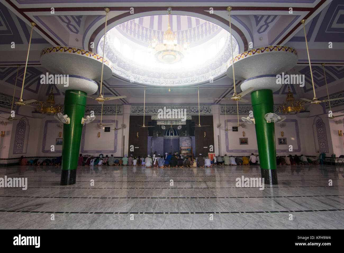 Beautiful and largest Mosque known as Guthia Mosque of Barisal in ...
