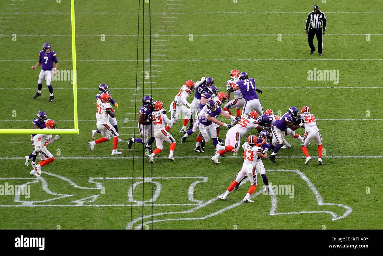 Two point conversion hi-res stock photography and images - Alamy