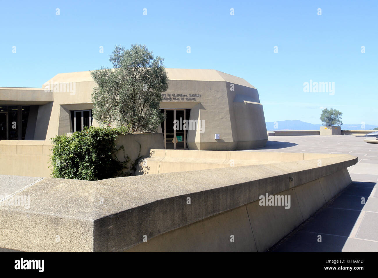Lawrence hall of science hi-res stock photography and images - Alamy