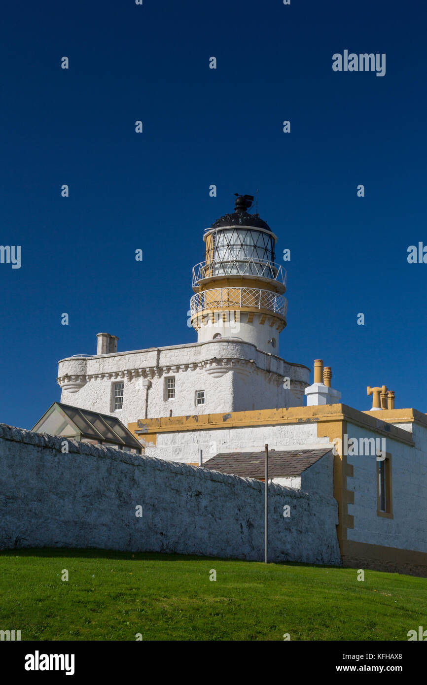 Kinnaird Head lighthouse is built on top of an historic castle in ...