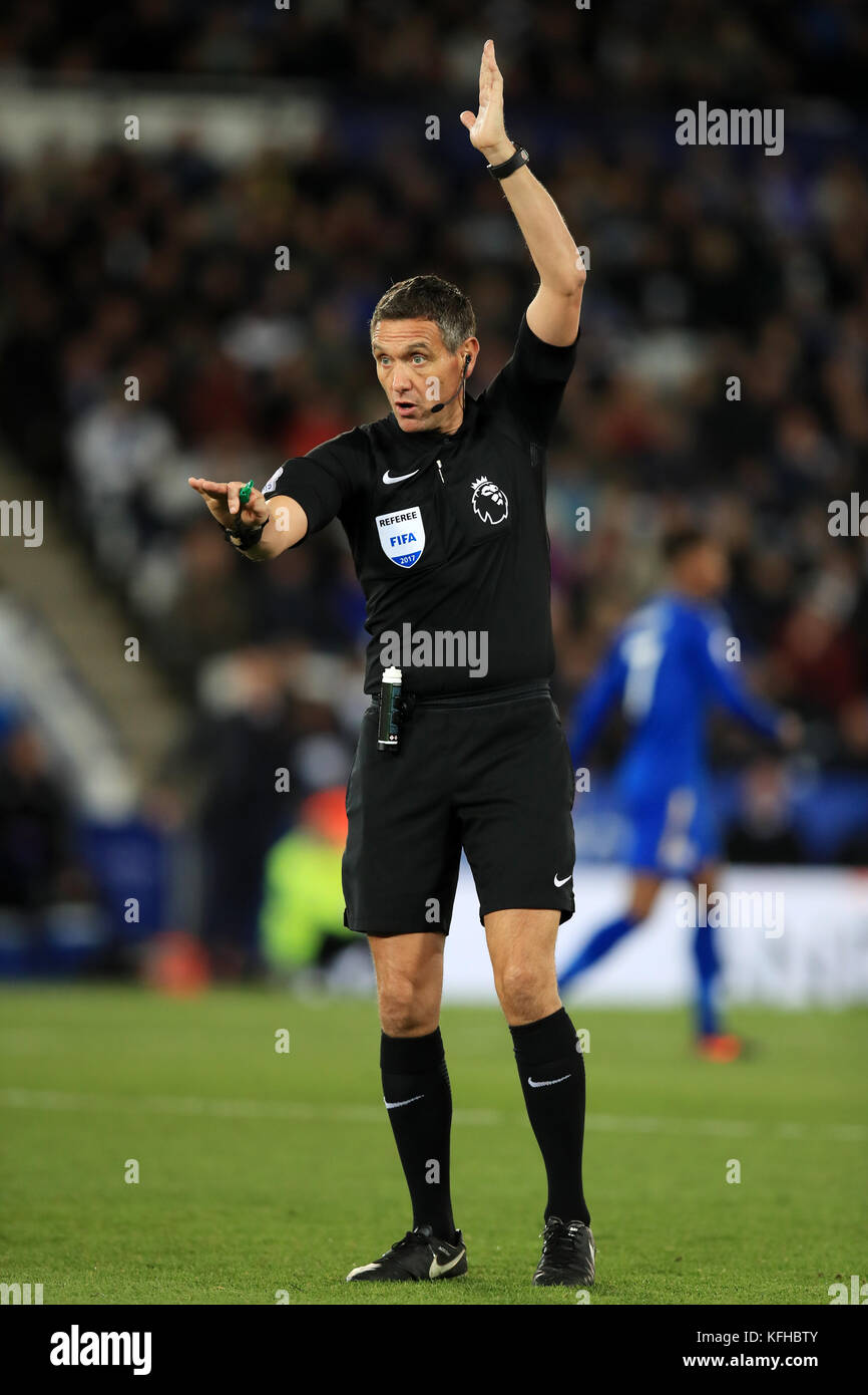 Referee Andre Marriner during the Premier League match at the King ...