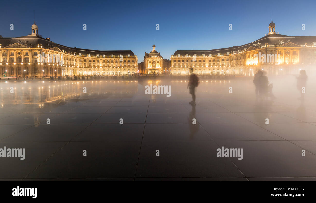 Bordeaux pool reflecting people hi-res stock photography and images - Alamy