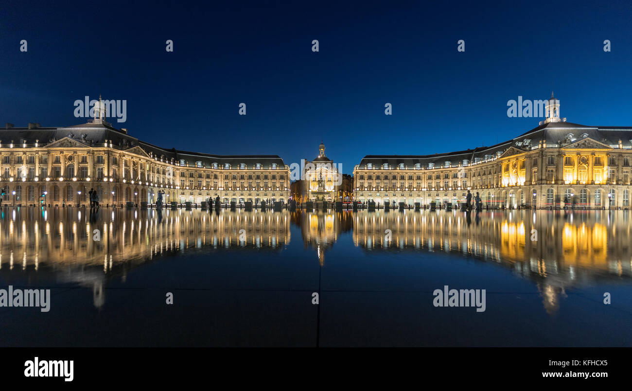 Water Mirror, Le Miroir d'eau, the world's largest reflecting pool at ...