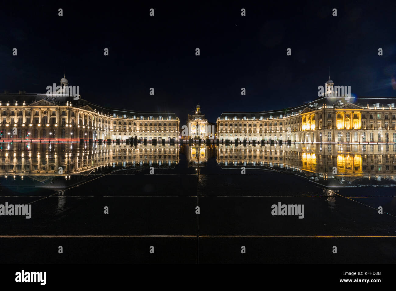 The Worlds Largest Reflecting Pool High Resolution Stock Photography ...