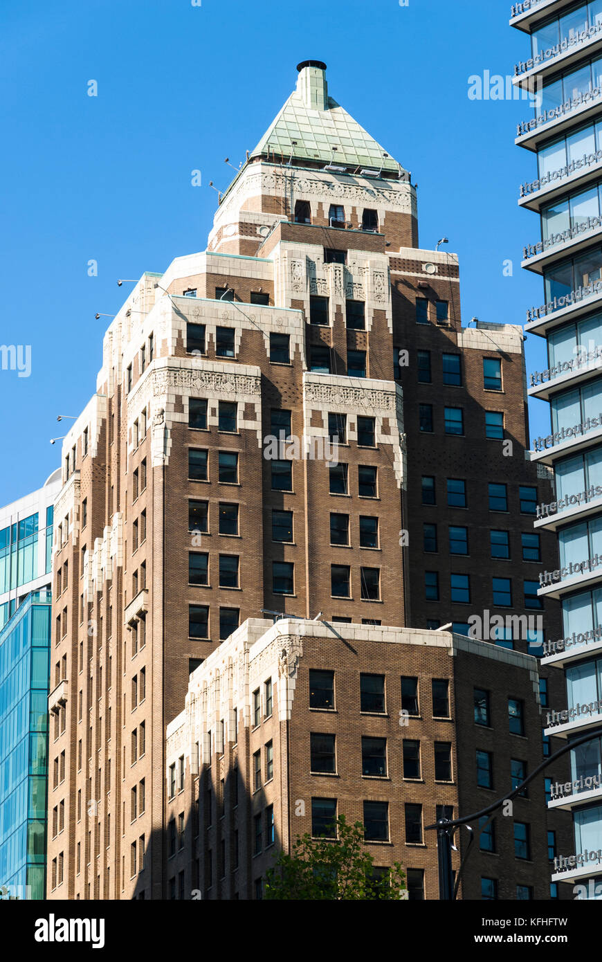 Marine building vancouver hi-res stock photography and images - Alamy