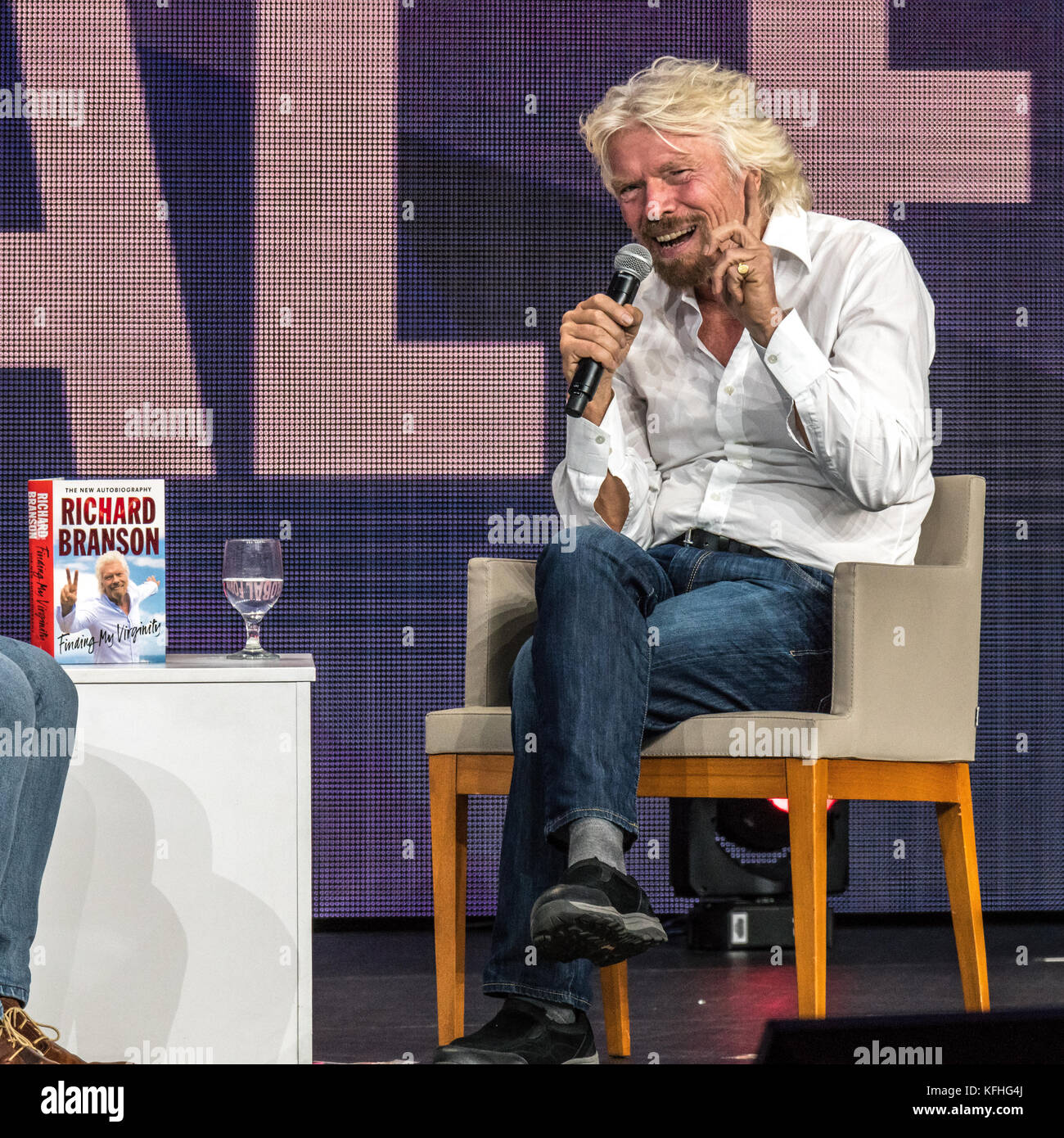 Richard branson speaking High Resolution Stock Photography and Images ...