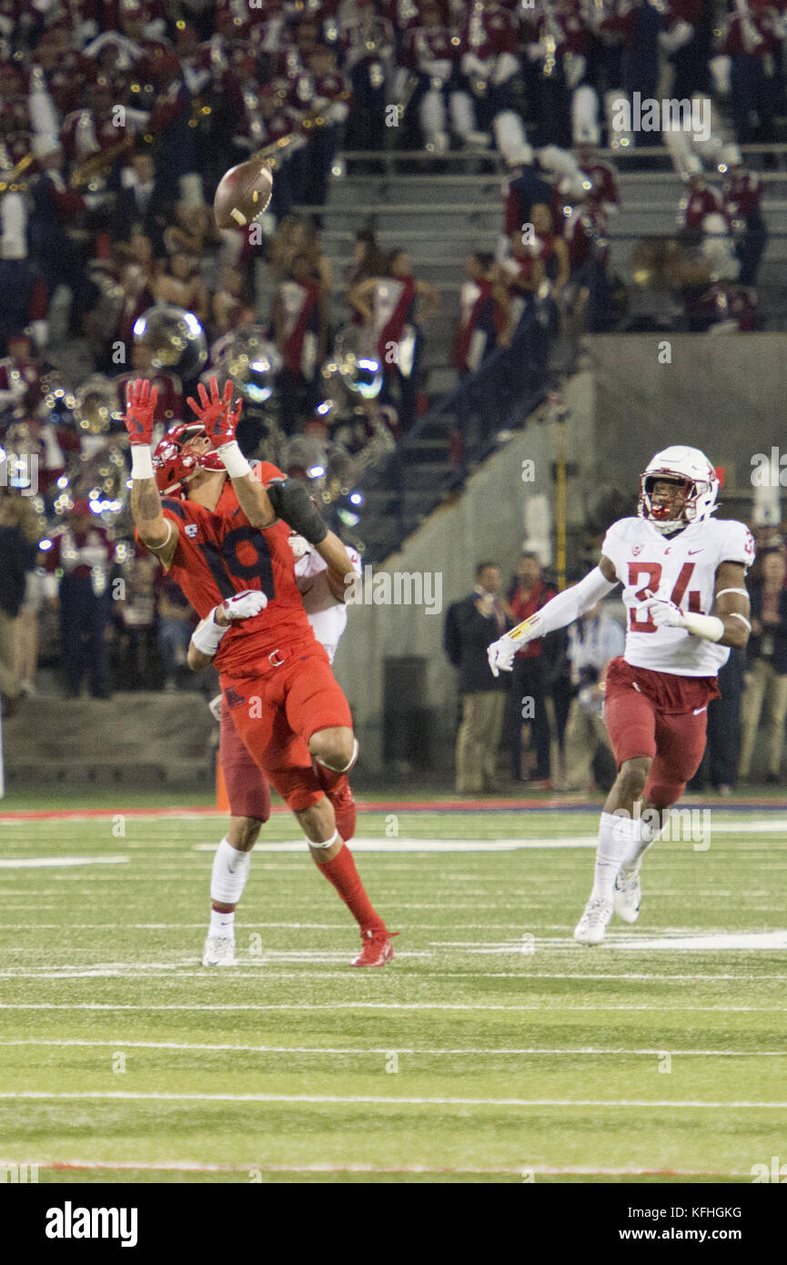 Tucson, Arizona, USA. 28th Oct, 2017. Arizona's SHAWN POINDEXTER (19 ...