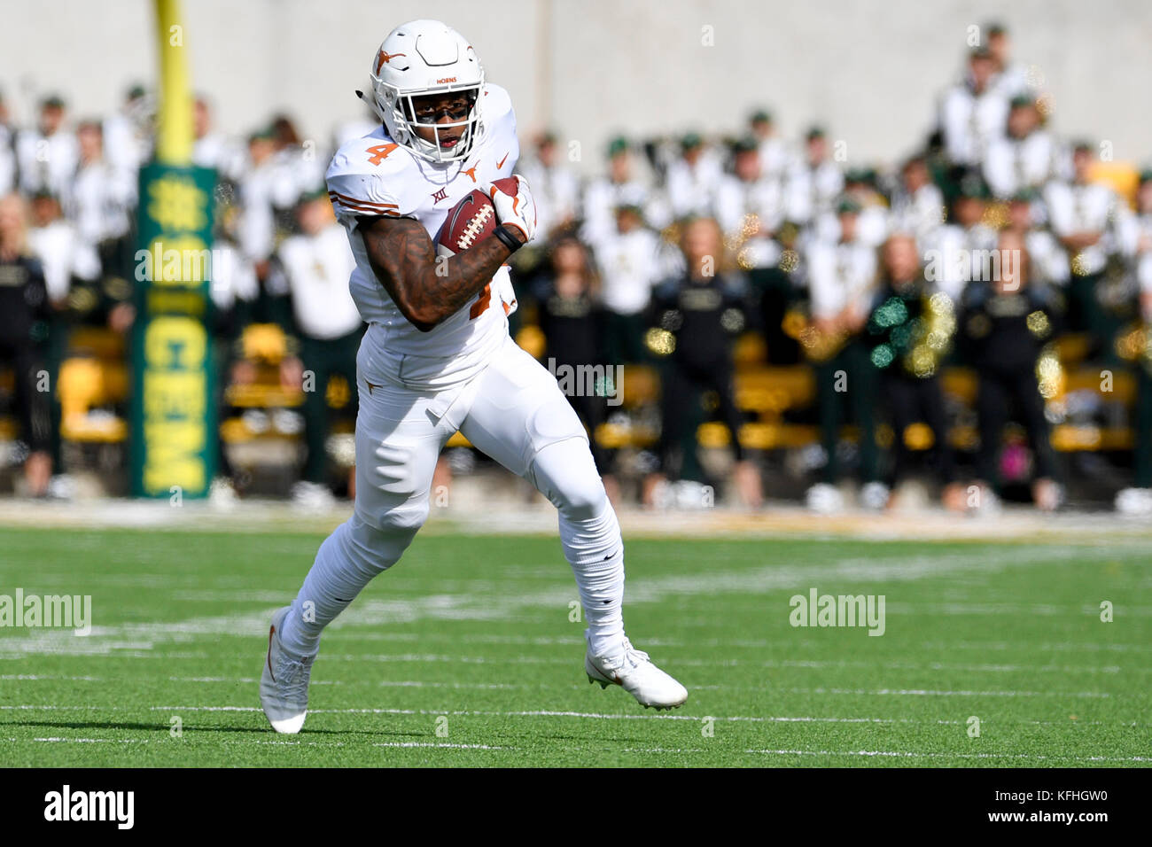 Waco, Texas, USA. 28th Oct, 2017. Texas Longhorns defensive back DeShon ...
