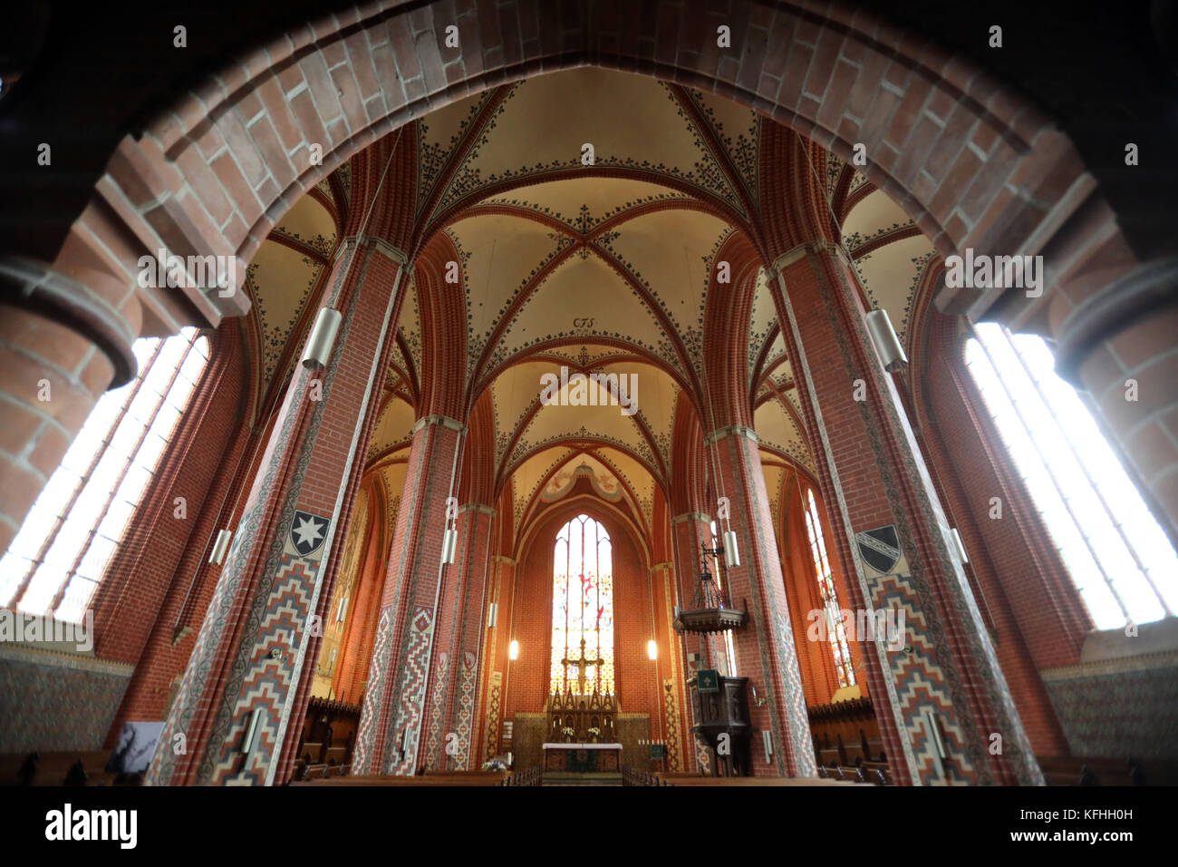 Sternberg, Germany. 25th Oct, 2017. The city church in Sternberg ...