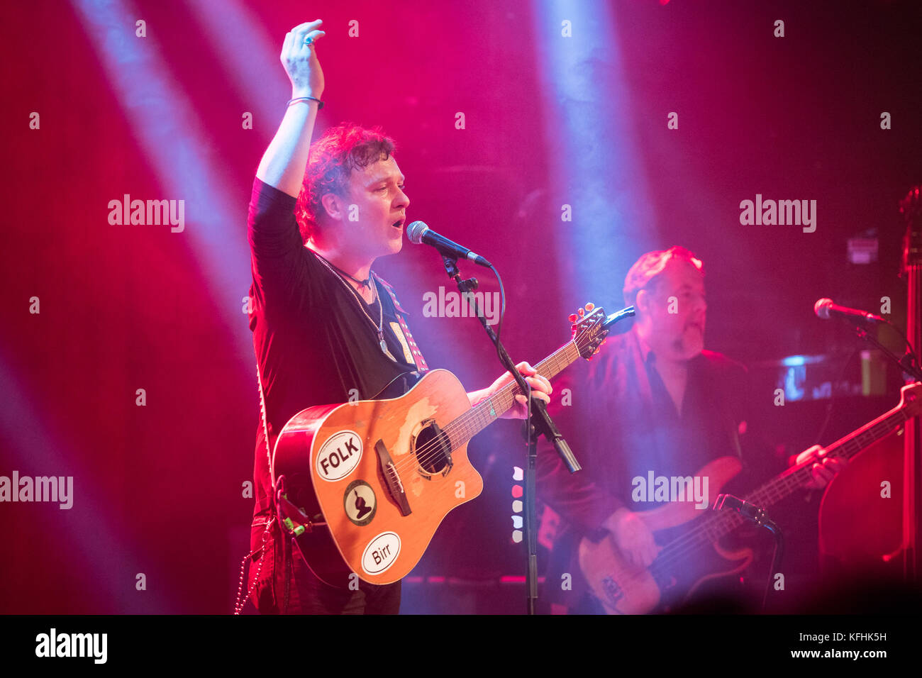 Mundy singer hi-res stock photography and images - Alamy