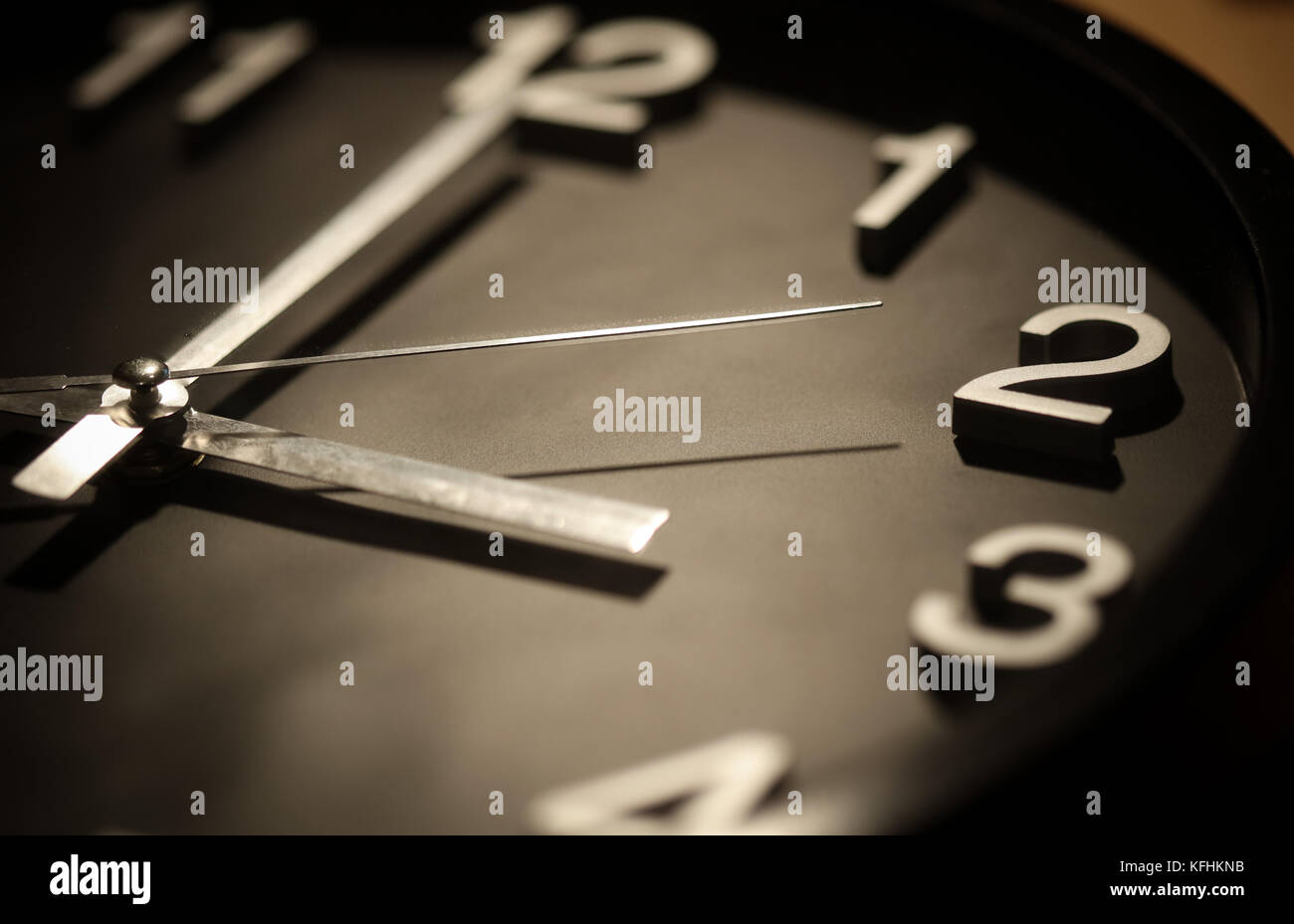 Bielefeld, Germany. 28th Oct, 2017. ILLUSTRATION - View of a clock ...