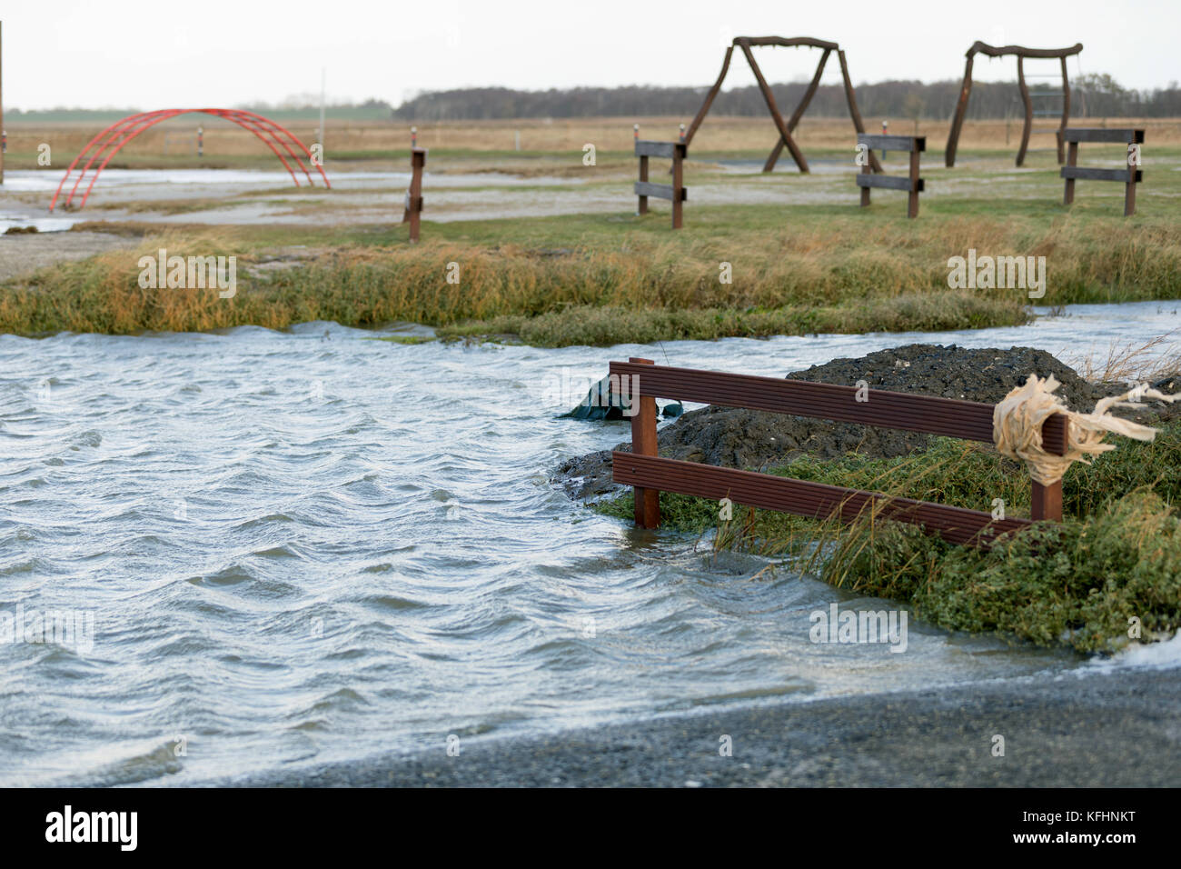 Jade, Germany. 29th Oct, 2017. View of the flooded camping site at the ...
