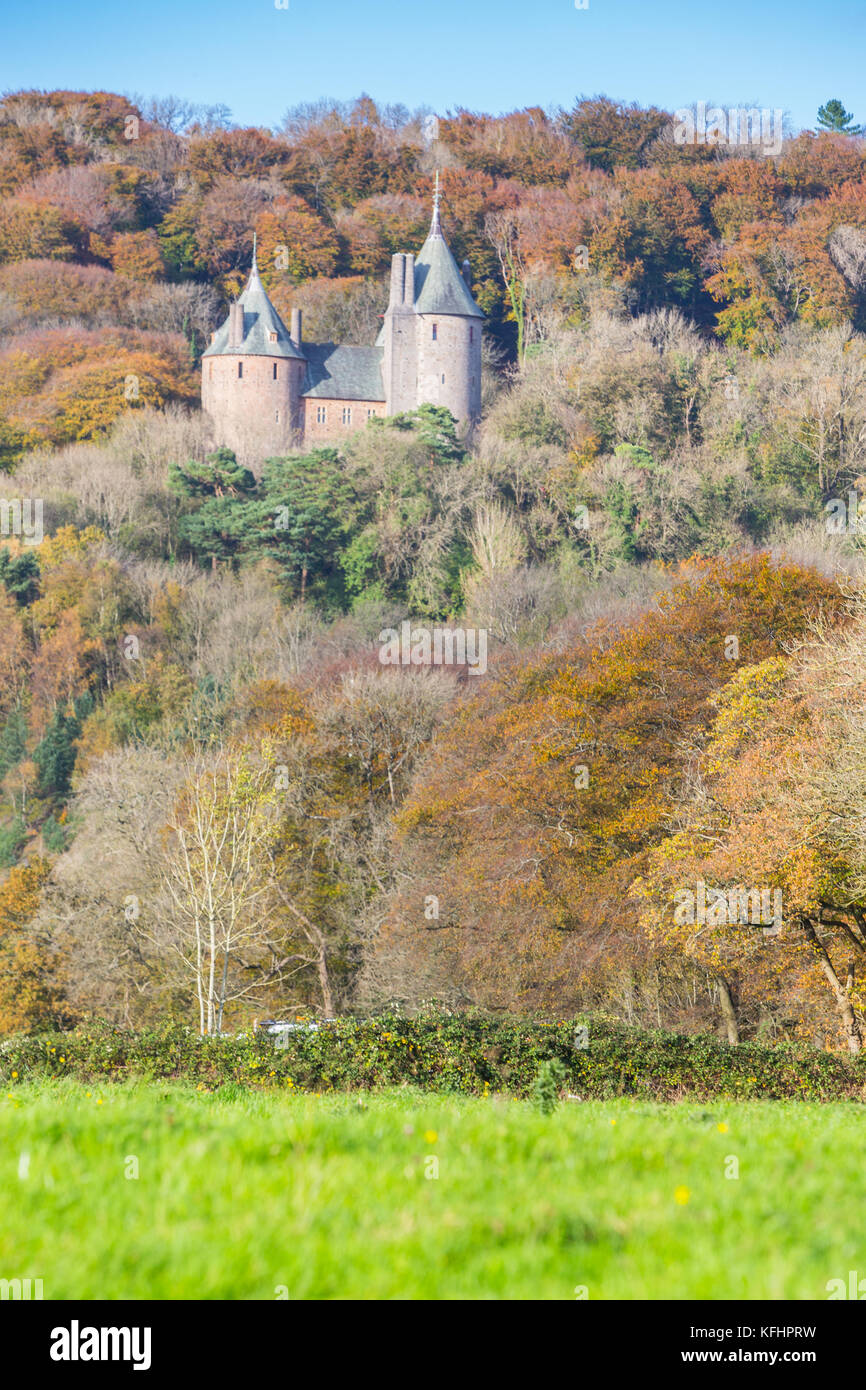 Castell coch autumn hi-res stock photography and images - Alamy