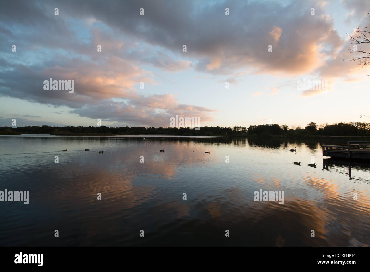 Fleet, Hampshire. 29 October, 2017. UK Weather. Colourful sunset at the ...