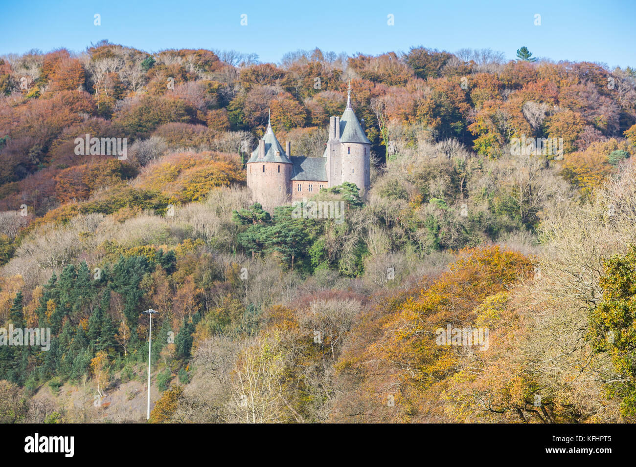 Autumnul weather hi-res stock photography and images - Alamy