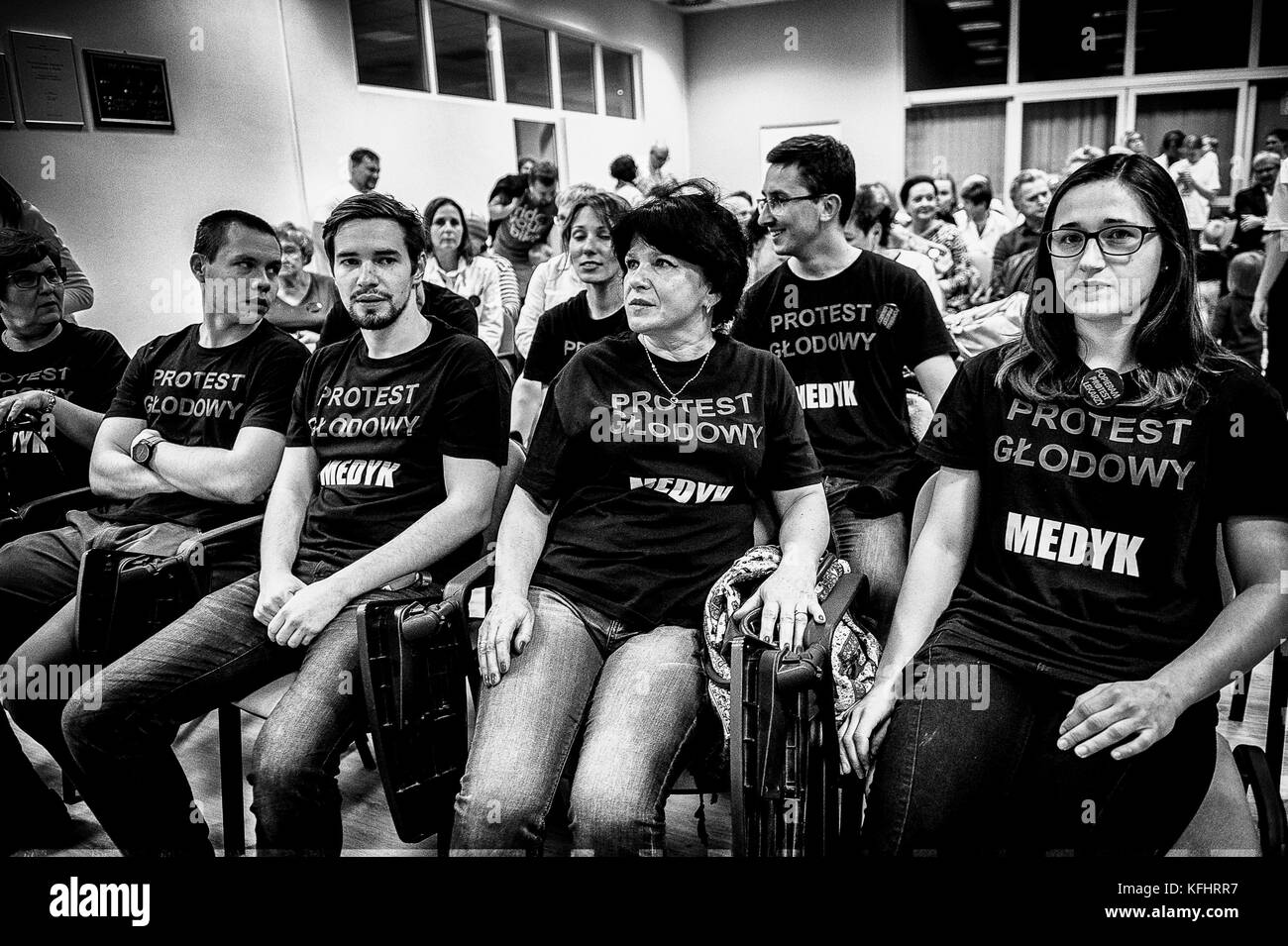 Medical workers in hospital Black and White Stock Photos & Images - Alamy