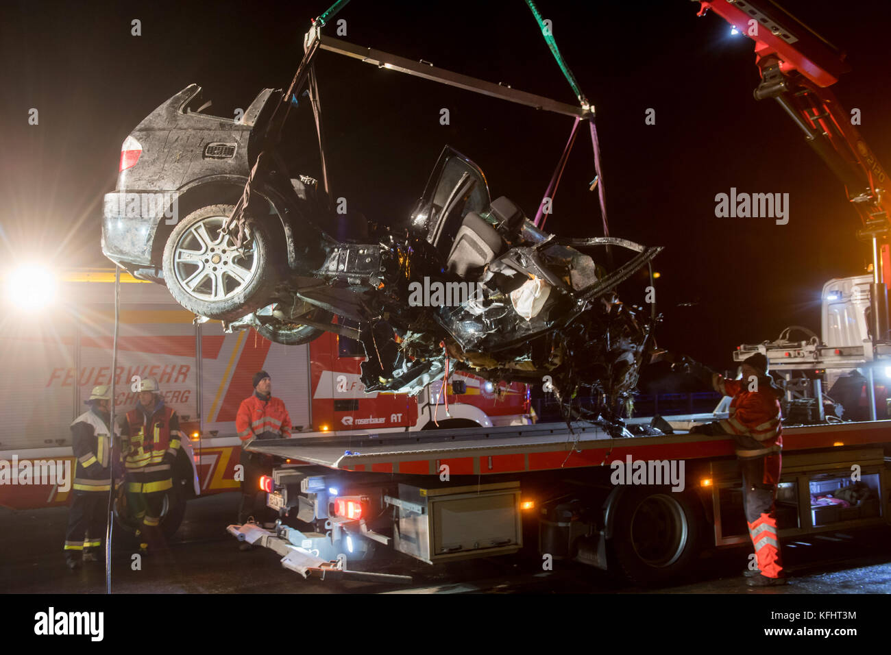 Truck crash tree hi-res stock photography and images - Alamy