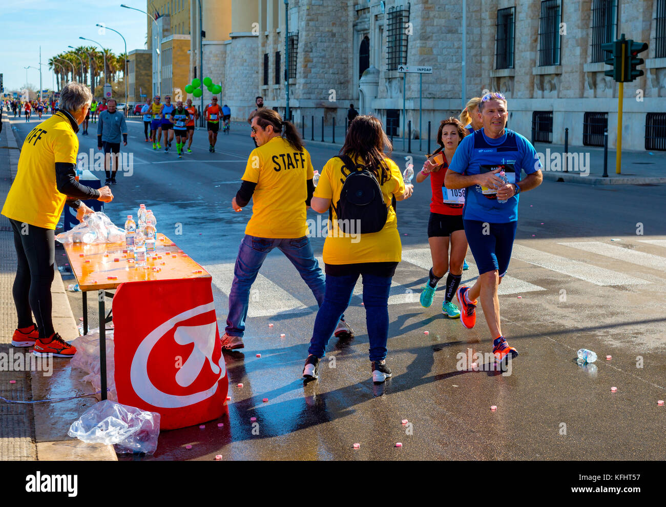 Refreshment point runners running hi-res stock photography and images ...