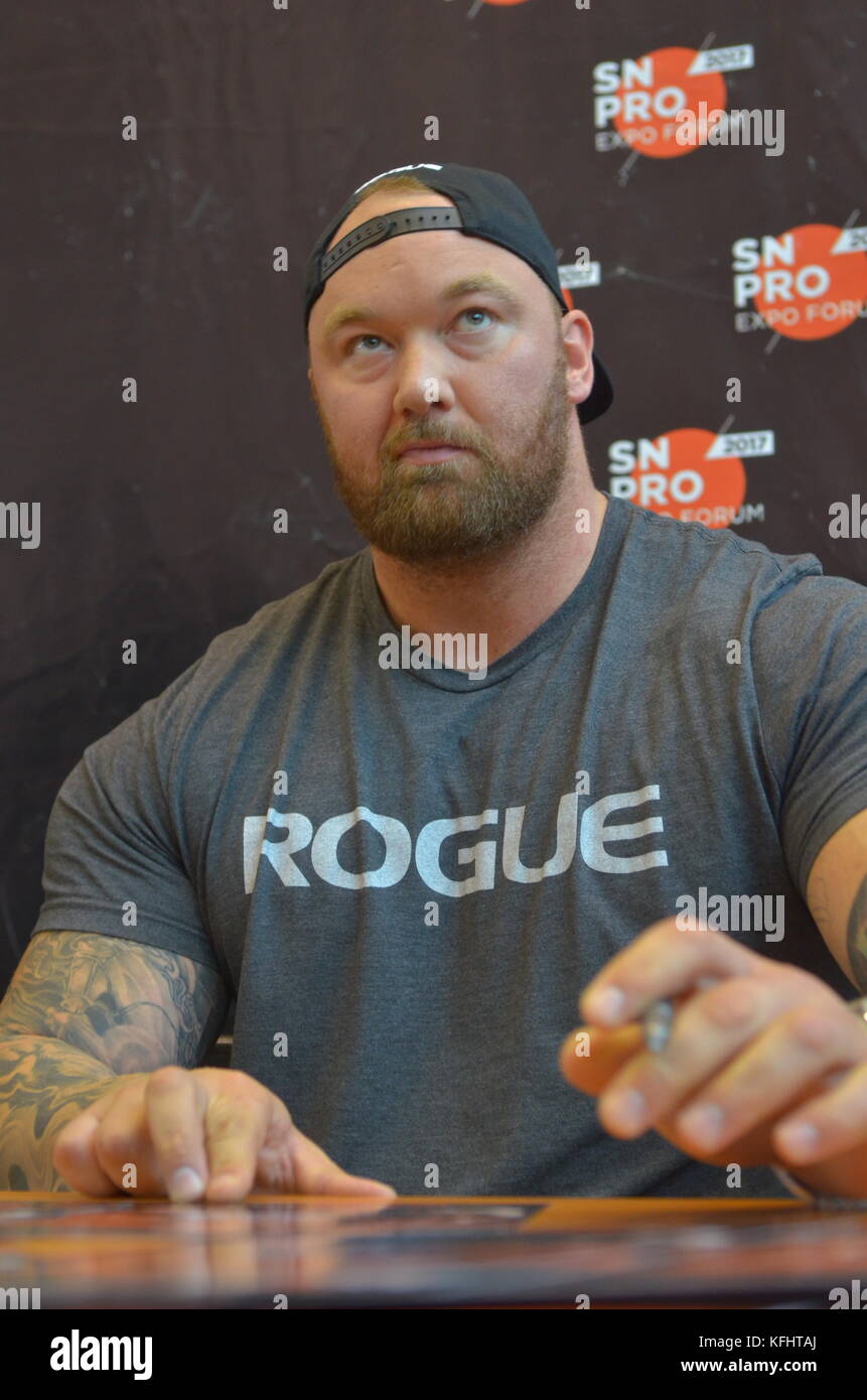 Strongman actor hi-res stock photography and images - Alamy