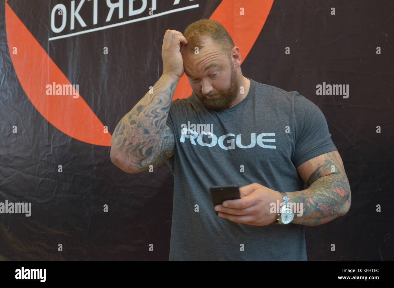 Strongest man in the world hi-res stock photography and images - Alamy