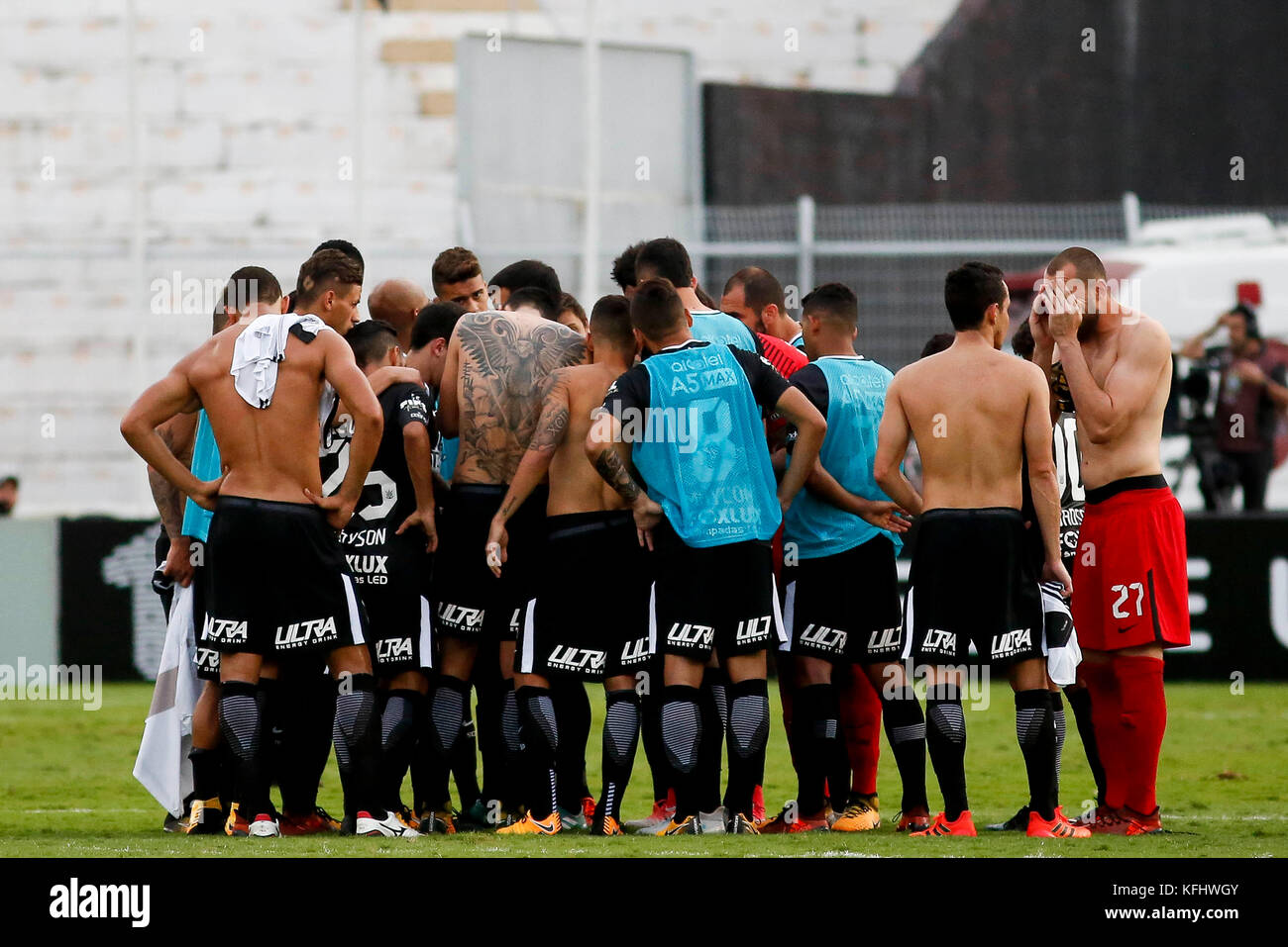 Campinas, Brazil. 29th Oct, 2017. Corinthians team meets after the ...