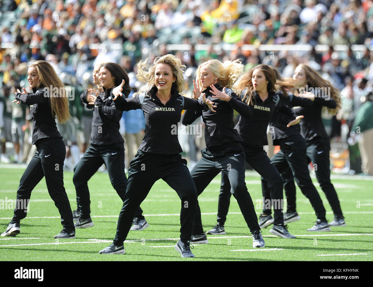 Waco, Texas, USA. 28th Oct, 2017. Baylor Bears spirit squad perform ...
