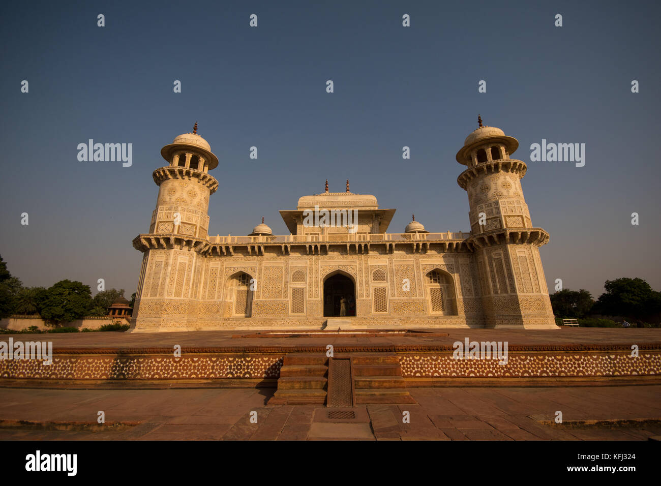 Taj Mahal complex in Agra India Stock Photo - Alamy