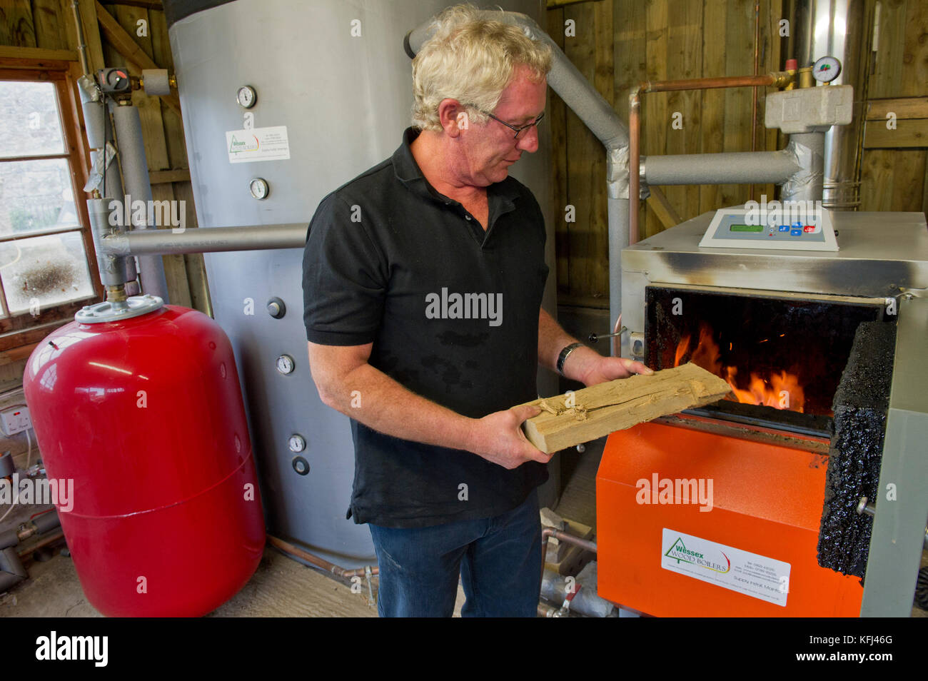 Boilers in homes hi-res stock photography and images - Alamy