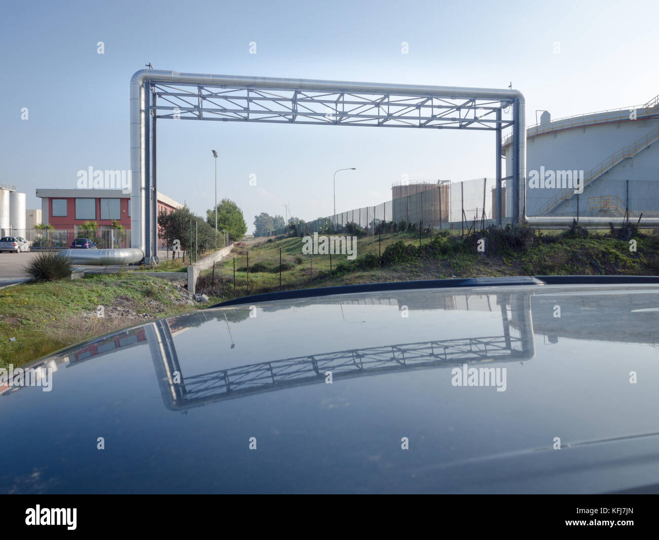 Pipeline junction hi-res stock photography and images - Alamy