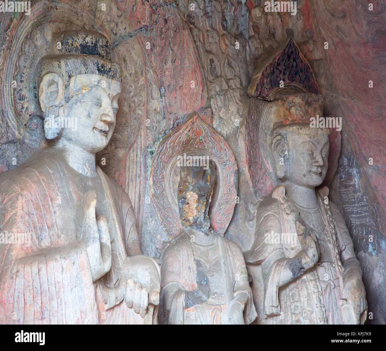 Famous Longmen Grottoes (statues of Buddha and Bodhisattvas carved in ...