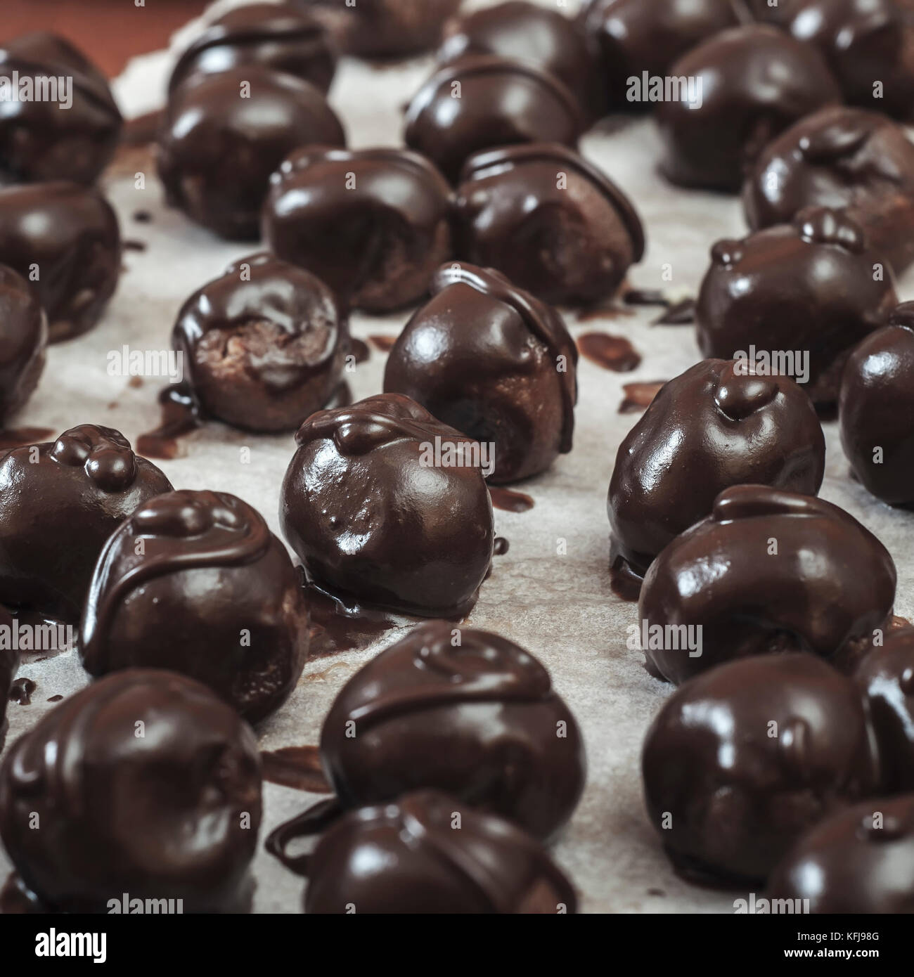 Home made chocolate balls, close up Stock Photo - Alamy